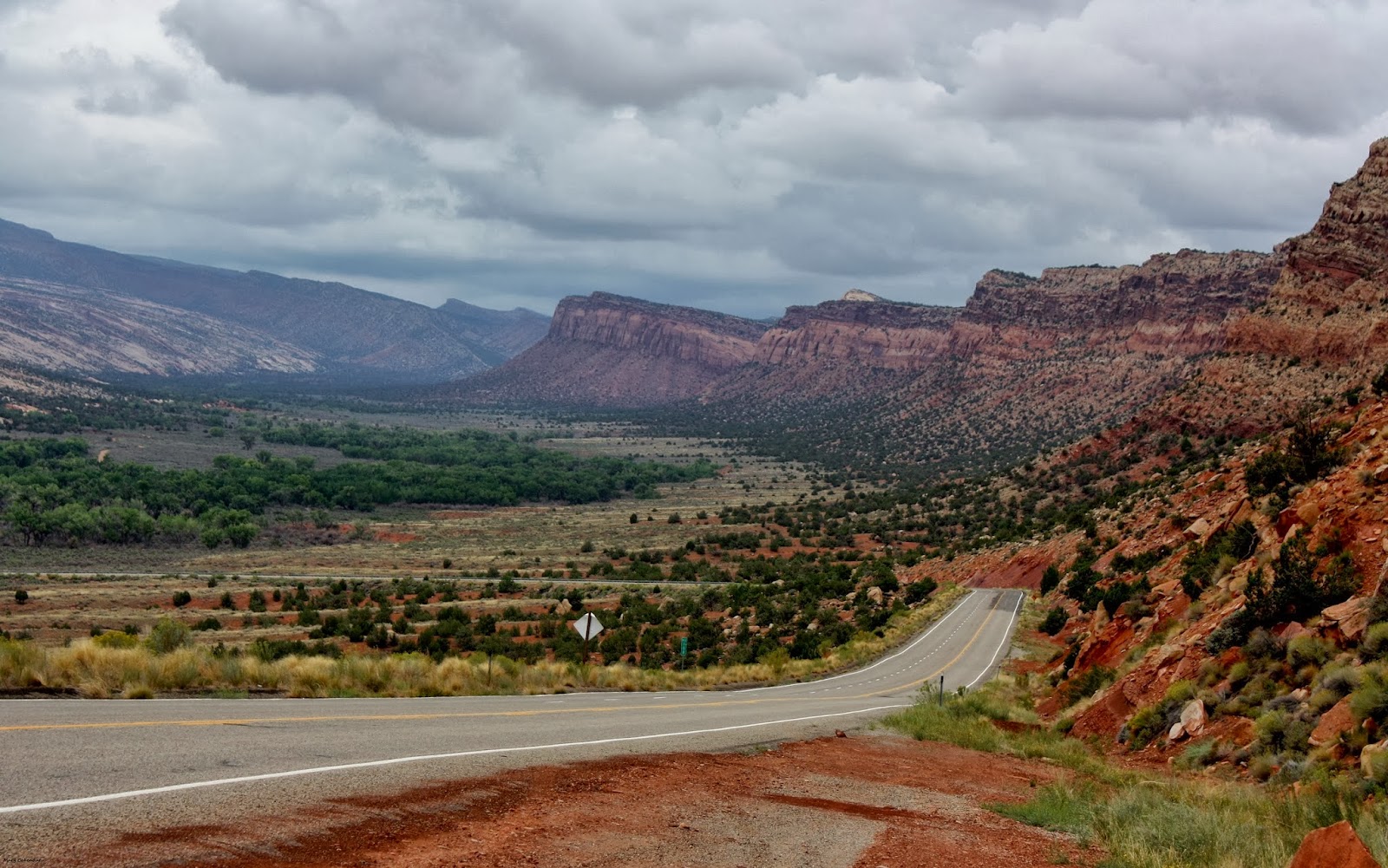 The Southwest Through Wide Brown Eyes: Part One of Route 261 Utah ...