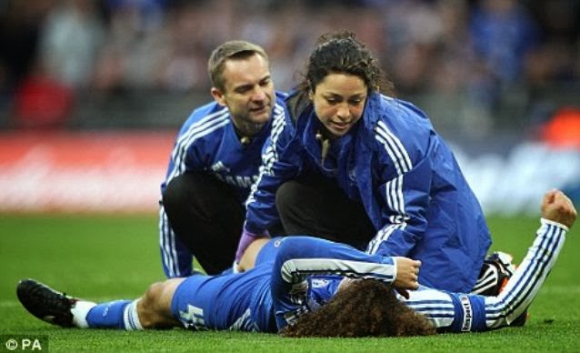 omg9ja: PHOTOS: Meet Chelsea FC's female Physio, Eva Carneiro