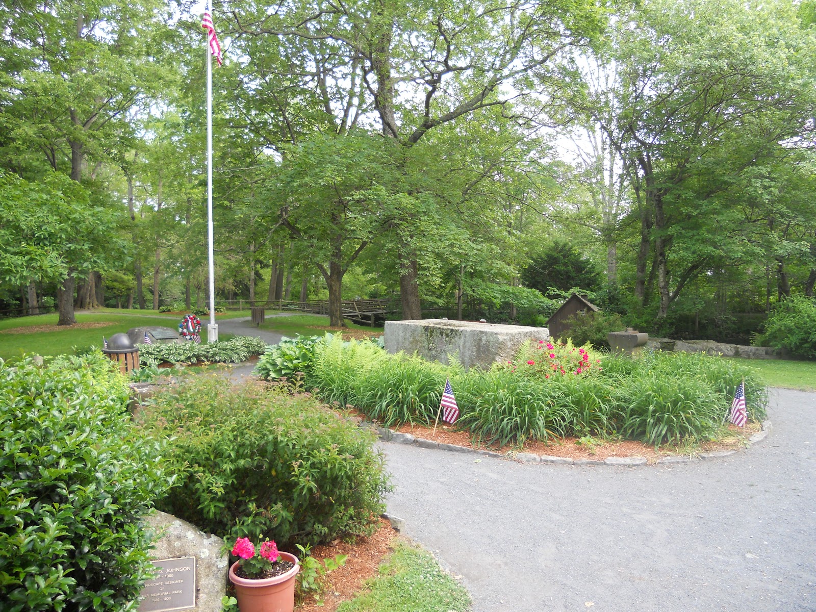 Hiking Massachusetts: Friendship Park - West Bridgewater MA