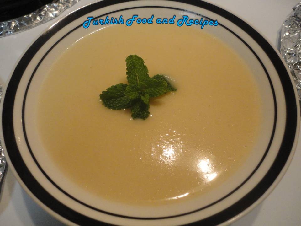 Turkish Food & Recipes: Cauliflower Soup (Karnibahar Corbasi)