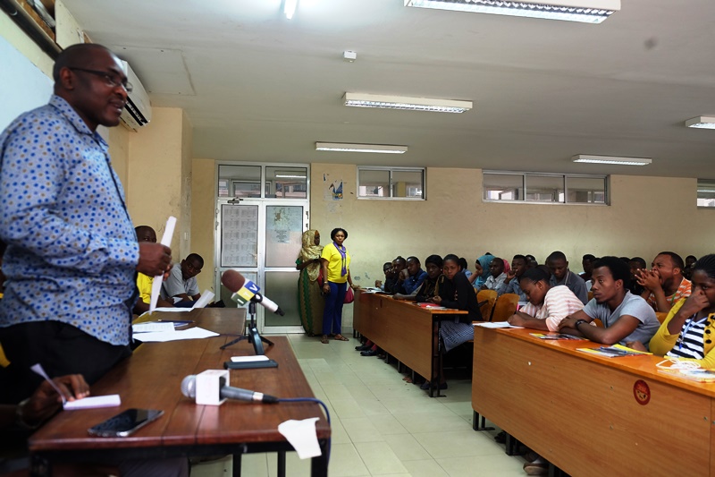 MATUKIO @ MICHUZI BLOG: TRA WAZINDUA JUMUIYA YA WANAFUNZI WA KODI ...