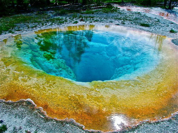THE WORLD GEOGRAPHY: 12 Wonderful Hot Springs