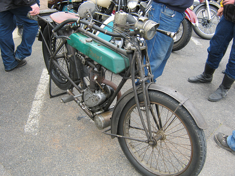 Bolly Blog: Some great old motorbikes and some great old riders.