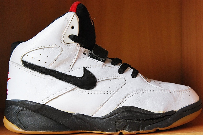 broken and cracked midsole