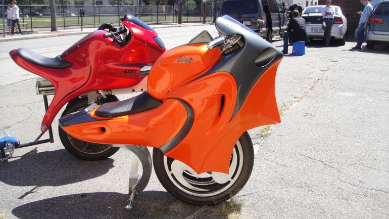 Scene On Hai: Uno Motorbike: A perfect Electric One Wheel Vehicle