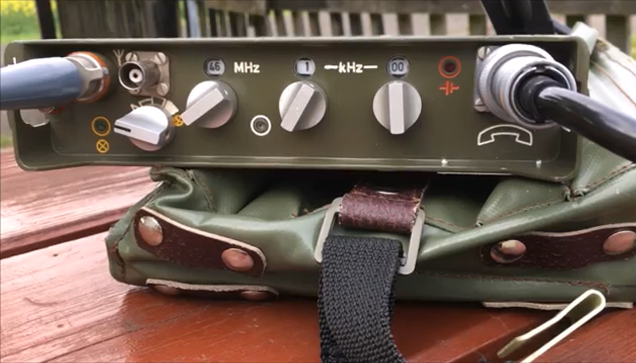 Czech army green radios: RF-10 (Takt 1) The Czechoslovak army manpack ...