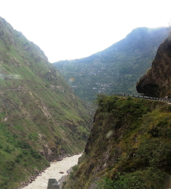 Destinations of India: Sangla Valley - Rush of River Baspa