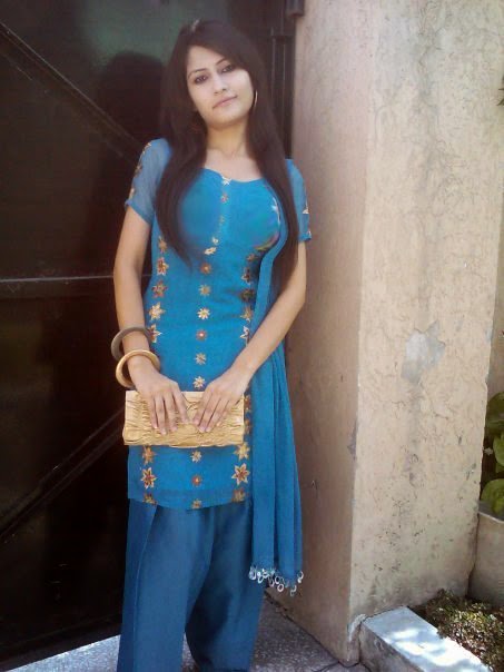 Images Gallery: Beautiful Pakistani Laibna Pictures