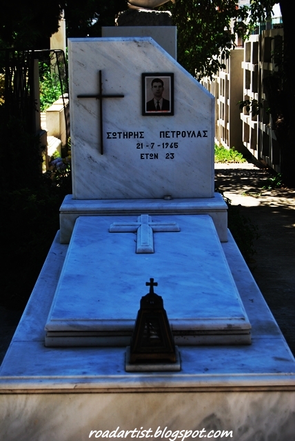Τάφοι μεγάλων Ελλήνων στο Α' Νεκροταφείο Αθηνών (PHOTOS) | Athens Magazine
