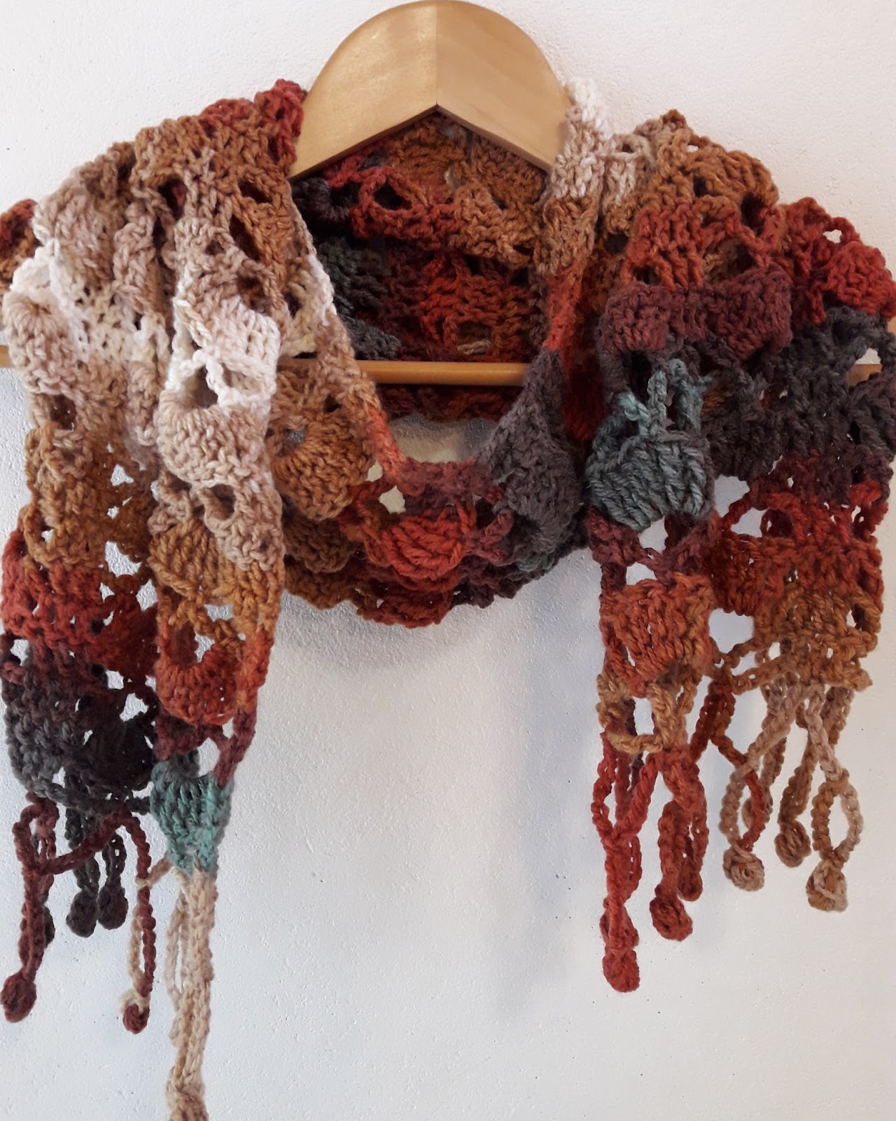 JUD artes: Gola/cachecol em crochê.