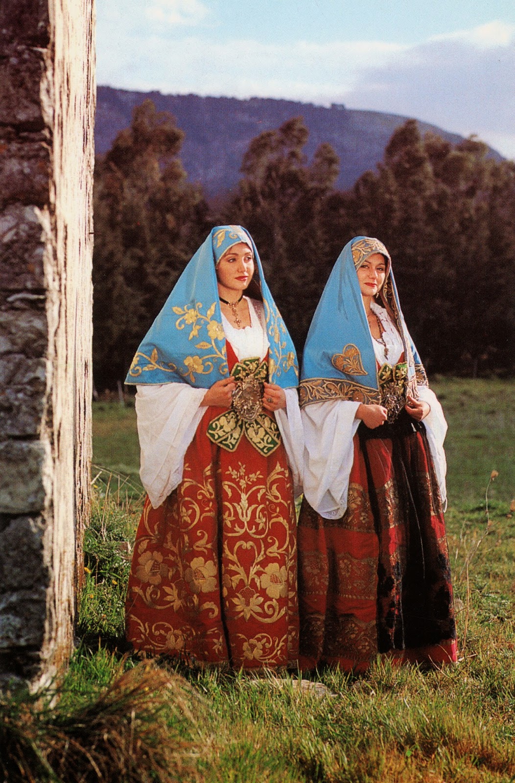 FolkCostume&Embroidery: Overview of the Folk Costumes of Europe