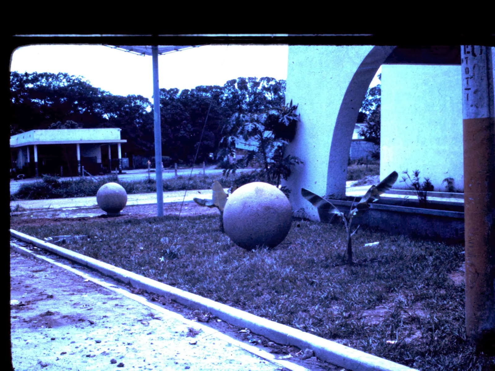 Costa Rica 1977 SBT=StoneBearTracks: Las Bolas Big Balls Costa Rica