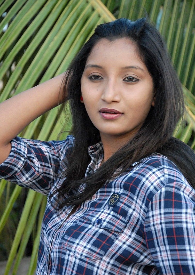 MY COUNTRY ACTRESS: Actress Vinisha at 3 Eye Creations Press Meet