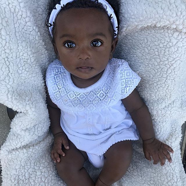OMG! Isn't she one of the most beautiful baby girl ever?