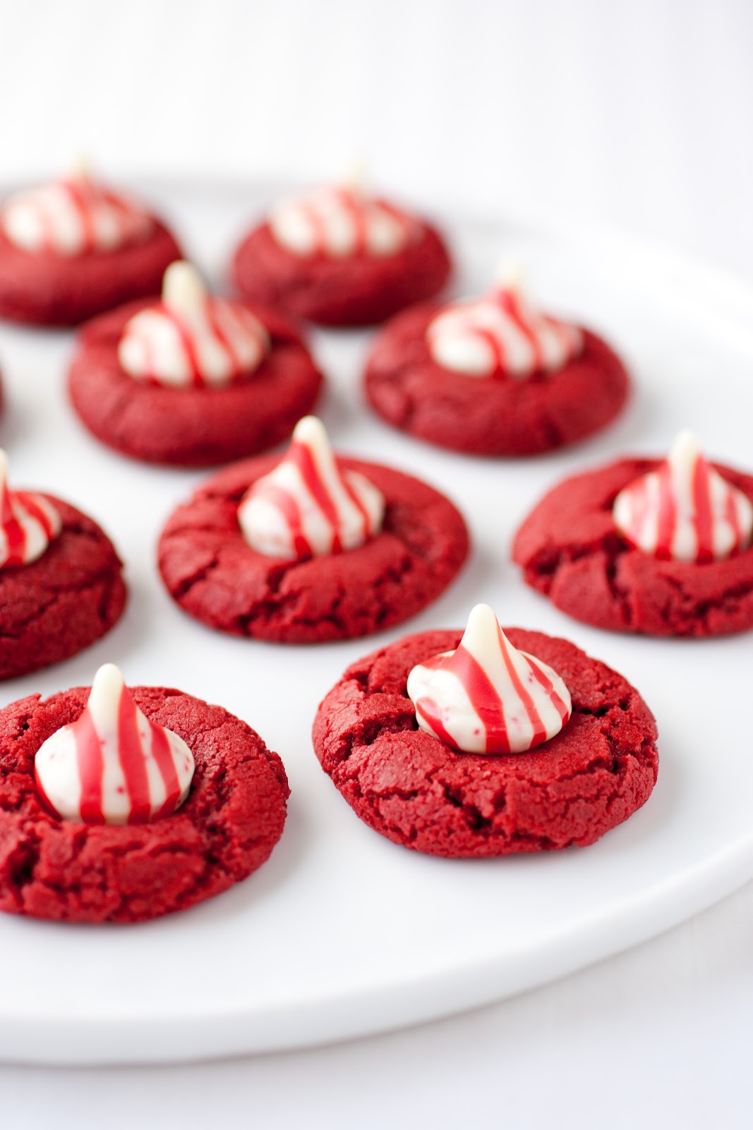 Peppermint Red Velvet Cookies with Peppermint Kisses | Healty Food Recipes