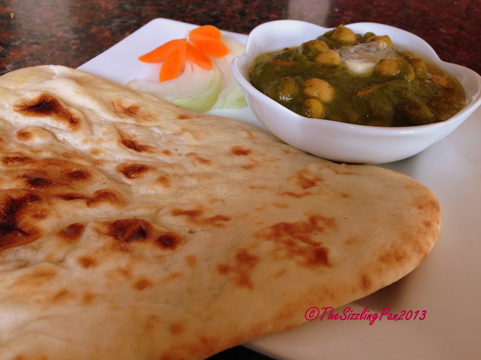 The Sizzling Pan: Chole- Saag (Spinach and Chick Peas Curry)