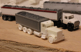 N Scale Addiction: 379 Peterbilt Grain Truck - Under Construction