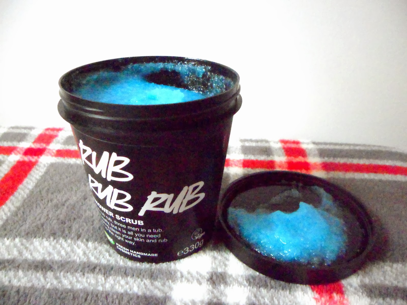 She Wears Burgundy: Rediscovering Lush Cosmetics: Rub Rub Rub