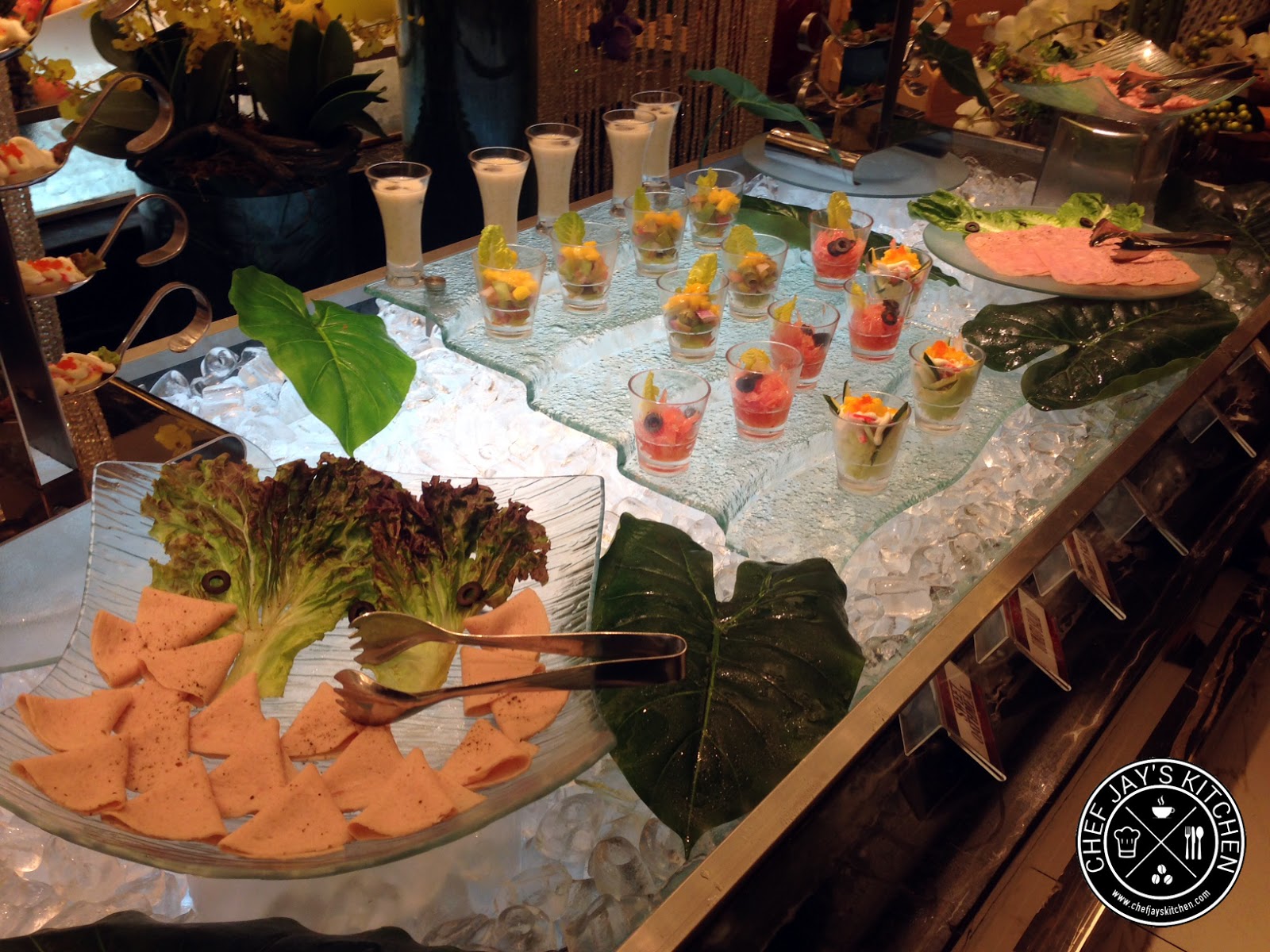 Buffet 101 International Cuisine: A Sea of Food at The Largest Buffet ...