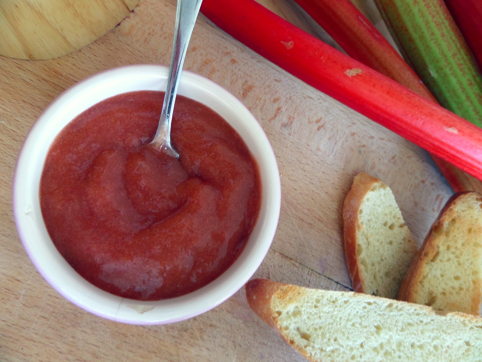 Honey roasted rhubarb "butter" // "Beurre" de rhubarbe rotie au miel ...