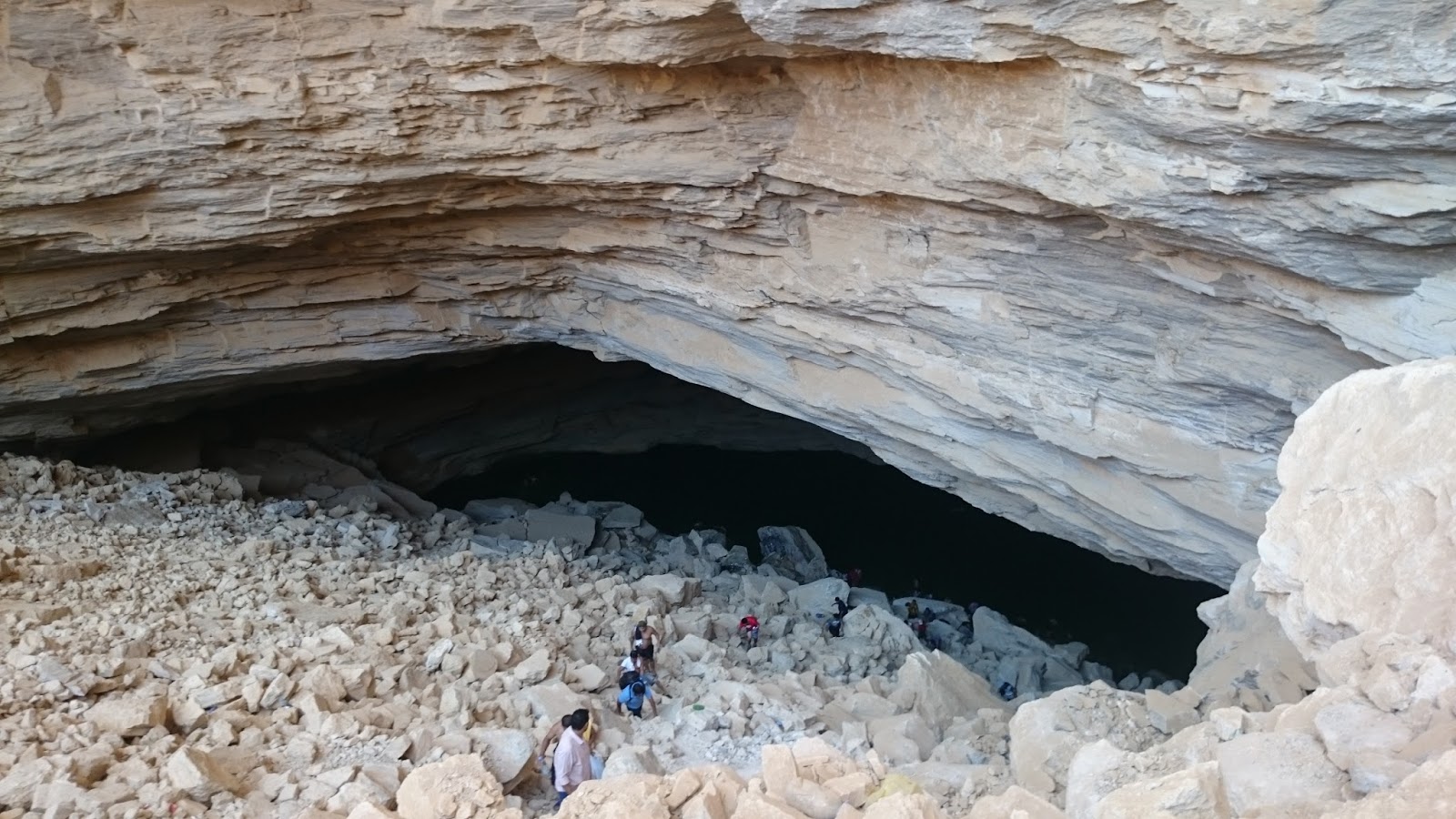A Taste Of Saudi Arabia: Heet Cave - Exploring Riyadh's Underground Lake