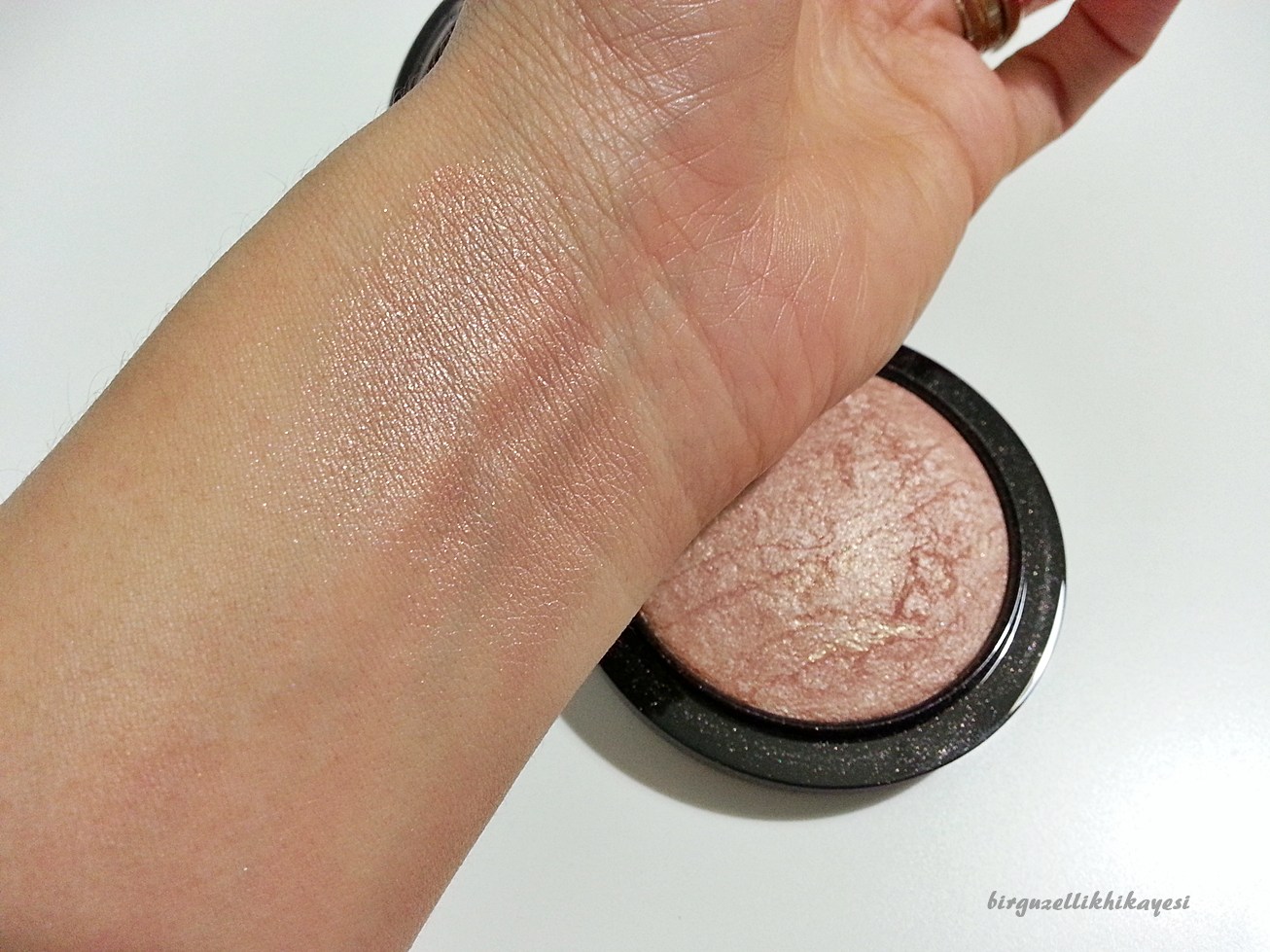 Mac Mineralize Skinfinish - Soft n Gentle Aydınlatıcı - NASIL GEÇER