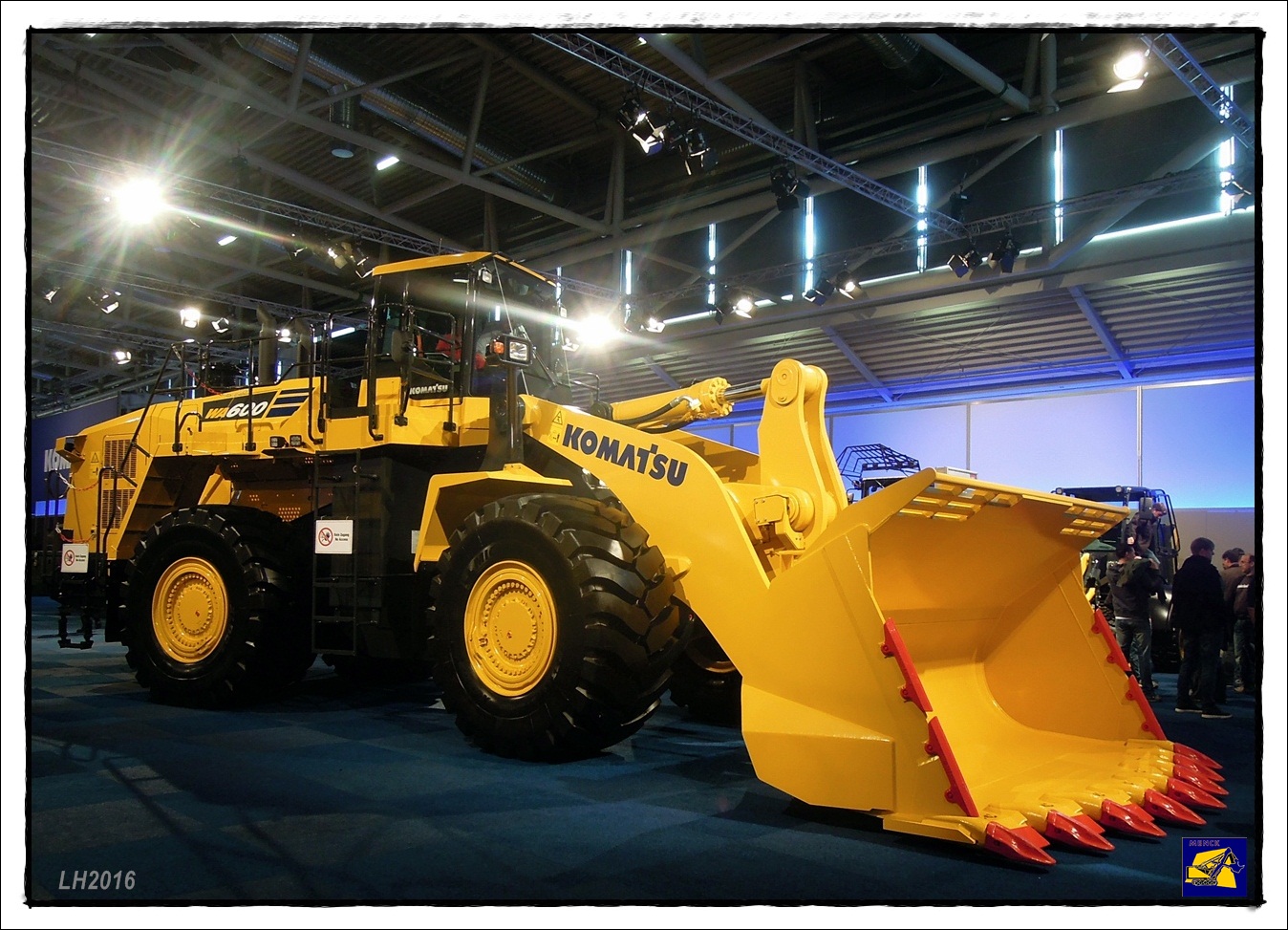 Bagger Galerie Construction Machines: KOMATSU WA600 Radlader ...