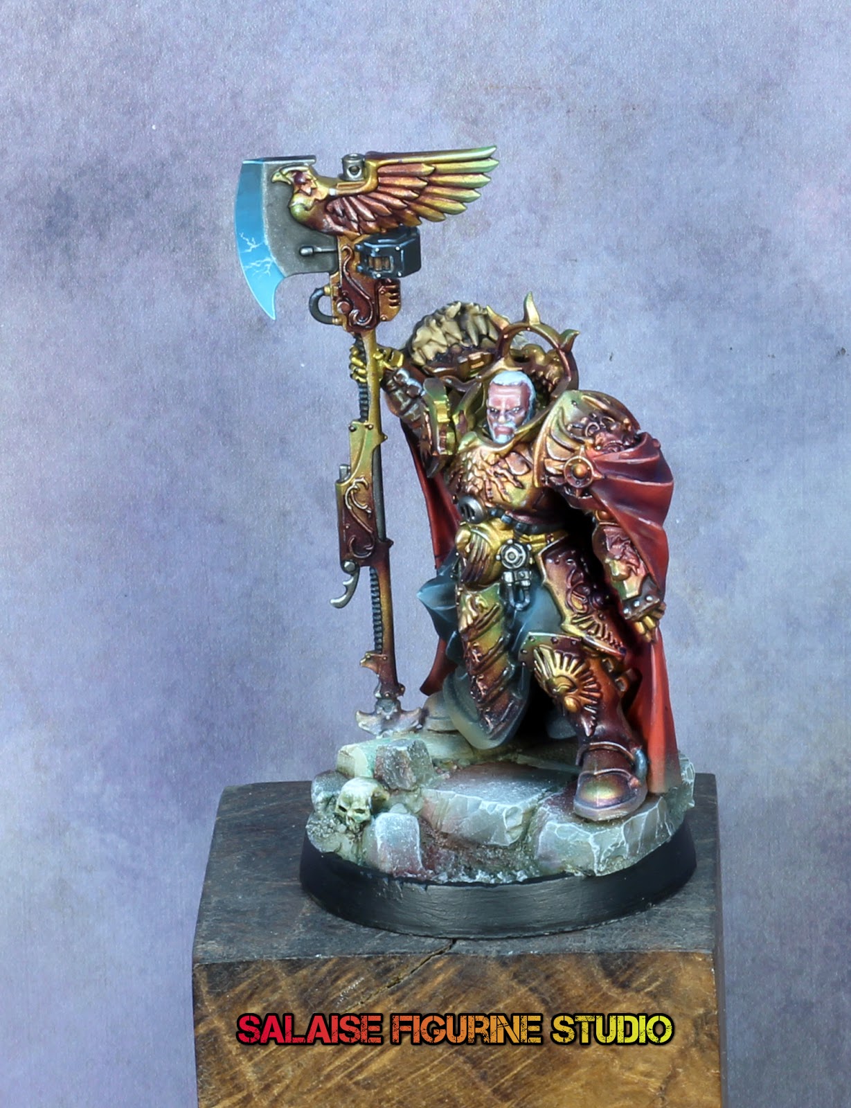 [Custodes] Trajann Valoris, capitaine général de l'adeptus custodes.