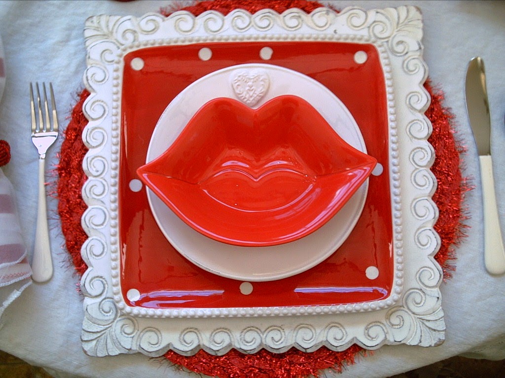Candlelight Supper: Hot Lips Valentine's Tablescape