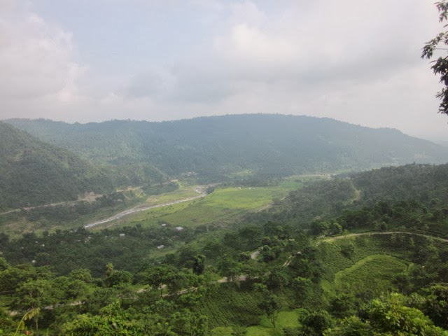 Enjoy the Natural Beauty of River and Hill Valley from Gorubathan ...
