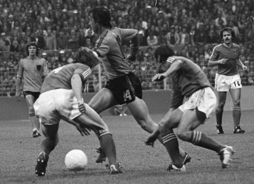 JOGOS DAS COPAS E IMAGENS: HOLANDA 0 X 0 SUÉCIA - COPA 1974