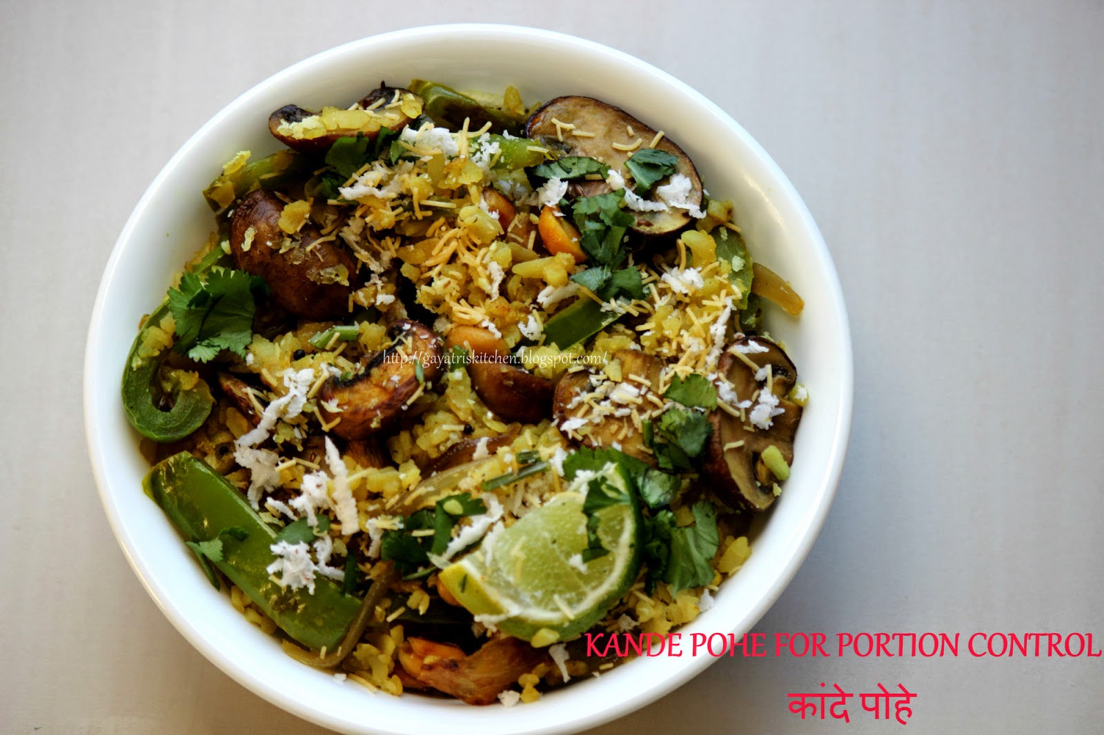 Gayatri's Kitchen: KANDE POHE FOR PORTION CONTROL |कांदे पोहे