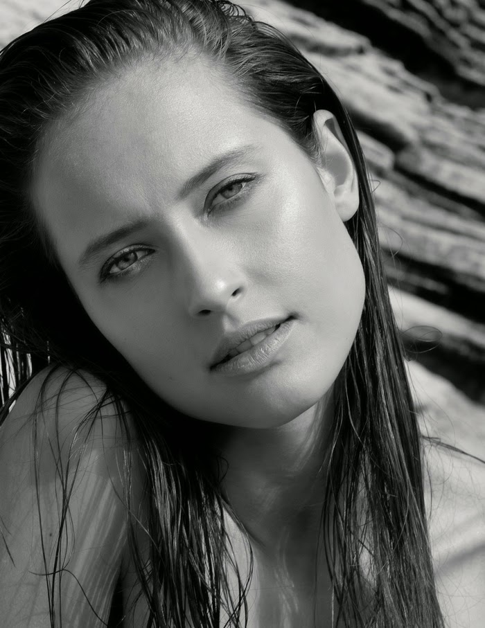 Chic Management: V A L E R I J A by Kelly Geddes