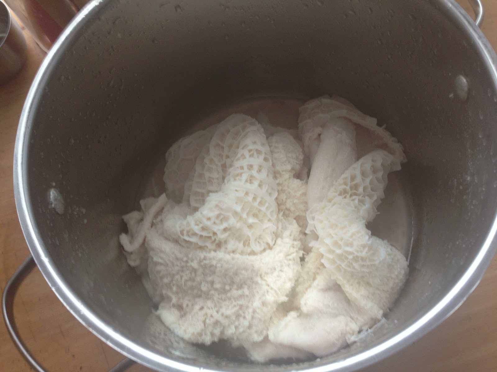 The Accidental Brainwashed Foodie: Menudo Rojo [Red-chile Tripe Soup ...