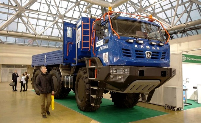 Kamaz apresenta caminhão para operações em regiões árticas
