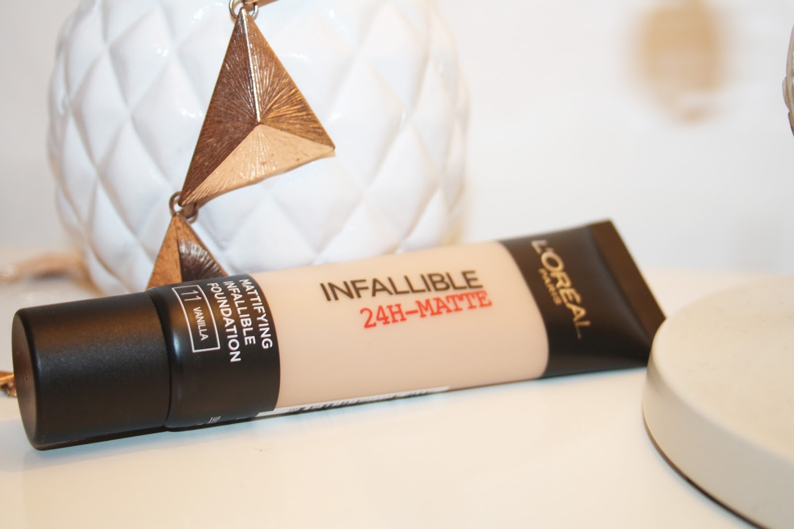 REVIEW: LOREAL INFALLIBLE 24HR MATTE FOUNDATION - PRETTY YOUNG THING