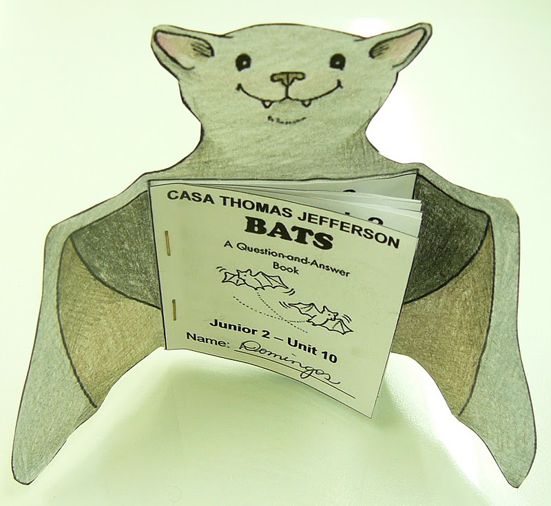 Kids Love English: A Bat Mini-Book