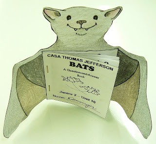 Kids Love English: A Bat Mini-Book