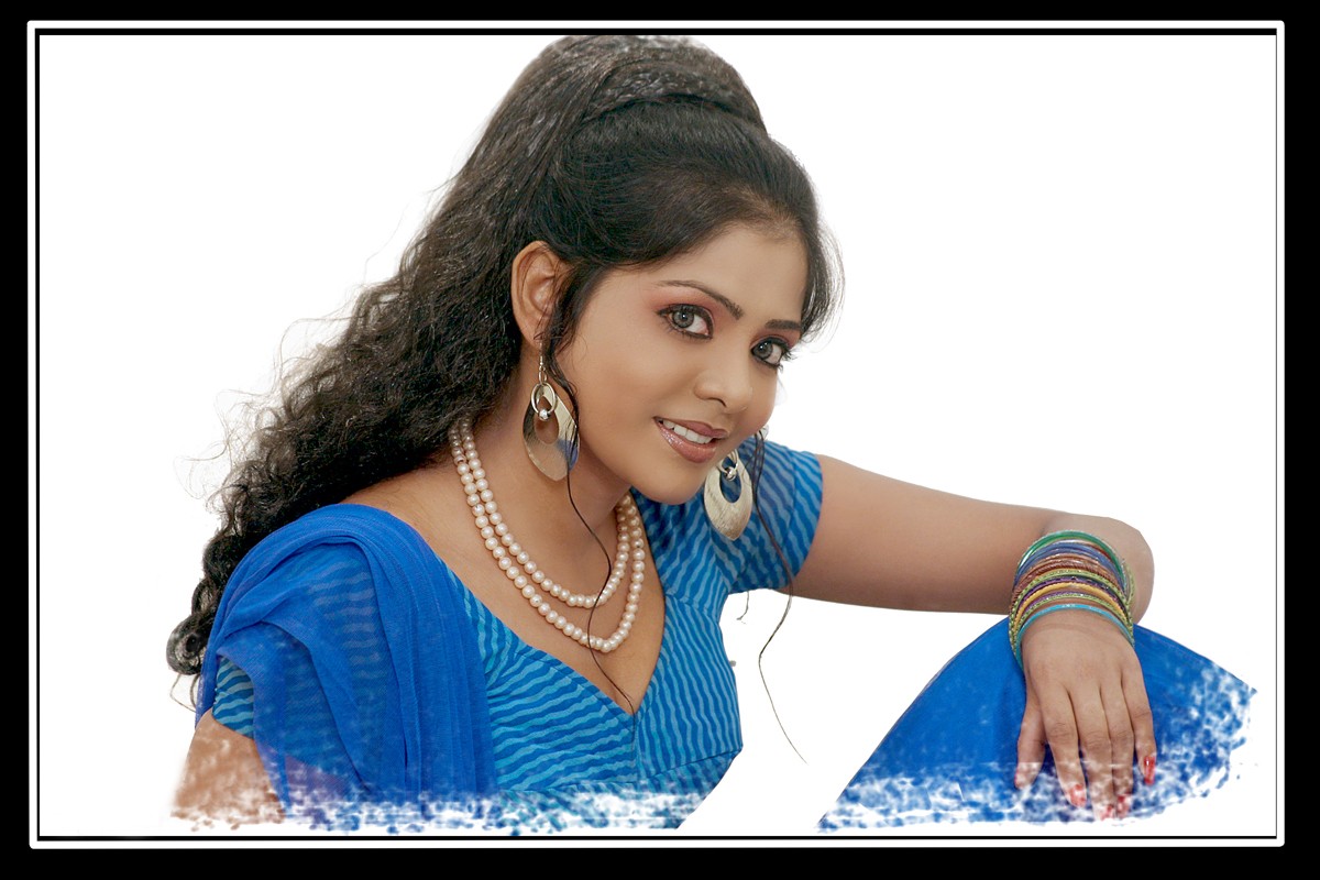 Priya Sharma The Delite Of The directors: Priya Sharma The Bhojpuri Star