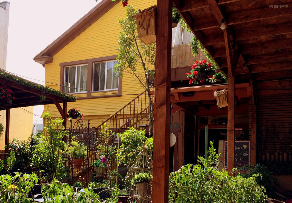 a9554km: experiències de dos Catalans a California: The Yellow House ...