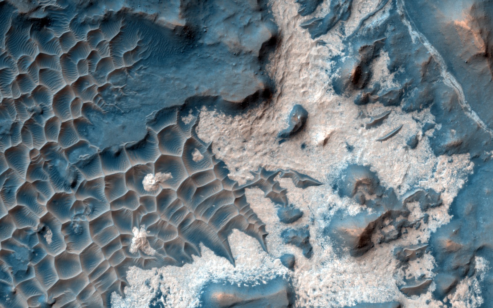 Areology: Bright Material along the Floor of a Trough in Noctis Labyrinthus