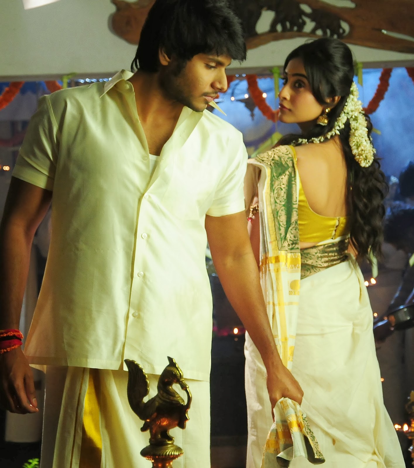 Regina Cassandra In Saree From Ra Ra Krishnayya Movie Stylish 6599