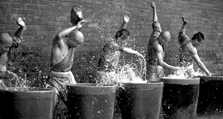 UK Shaolin Temple: Shaolin Iron Palm Training