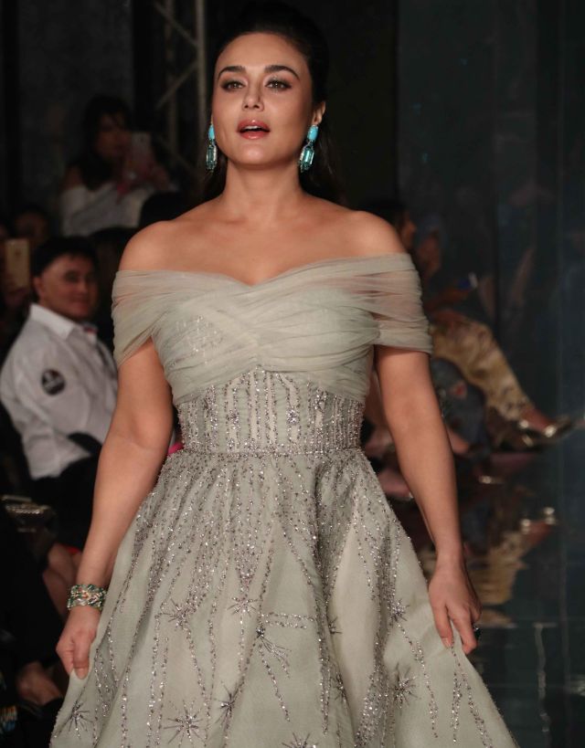 Beautiful North Indian Model Preity Zinta In White Gown At Lakme ...