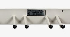 Wall Mount Peg Apron Rack ~ Kashelara