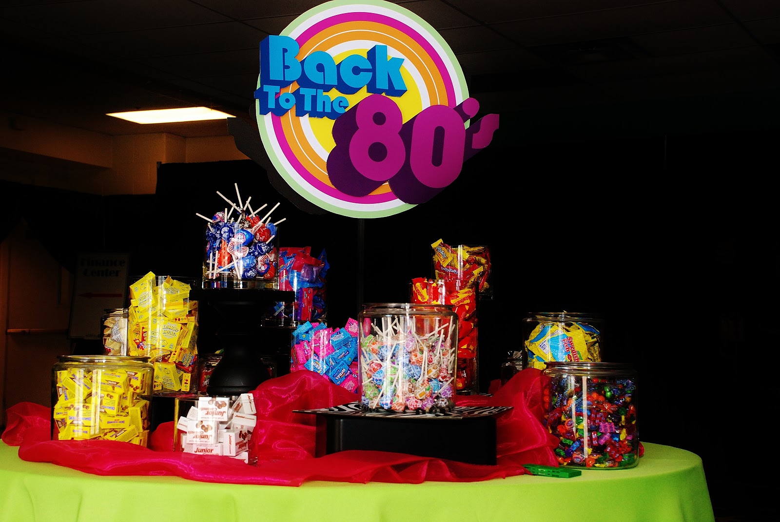 m+80s+candy+buffet.JPG 1,600×1,071 pixels | 1980s party, 40th birthday ...