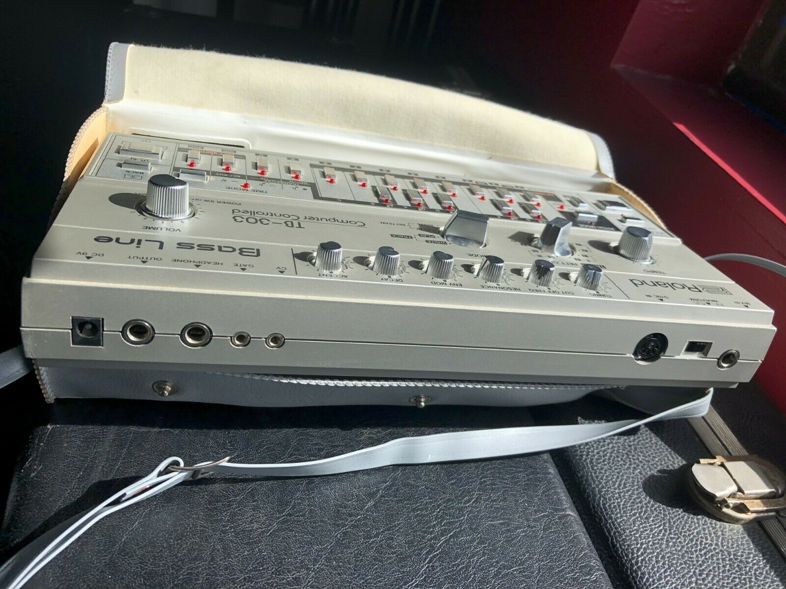 MATRIXSYNTH: ROLAND TB-303 Computer-Controlled Bassline