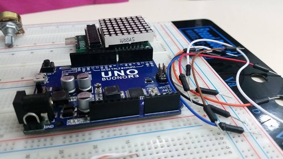 Programando en Arduino Uno (COM3): Laboratorio_10