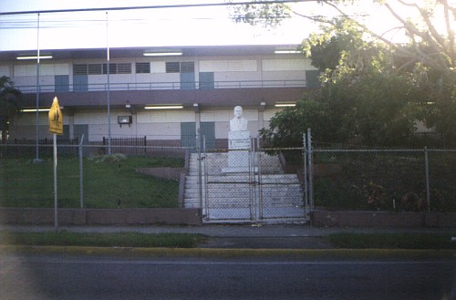 ARTE PUBLICO: ESCULTURAS Y MONUMENTOS EN PUERTO RICO: Busto de Luis ...