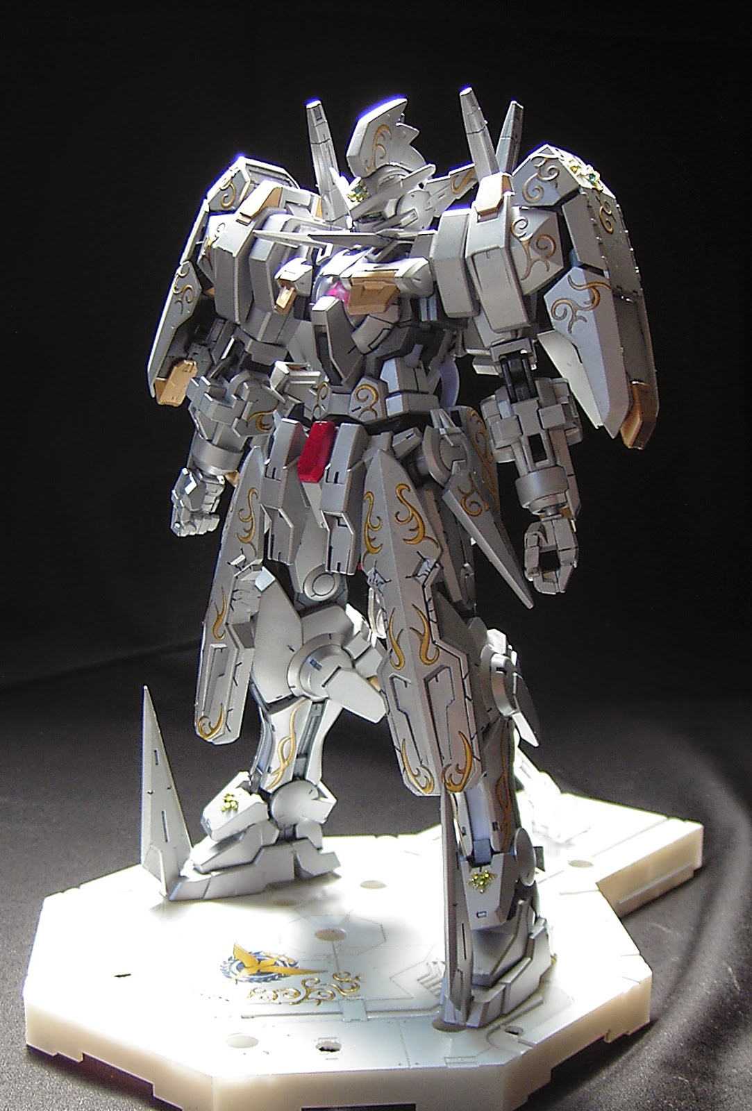 Custom Build: 1/100 Knight Gundam Avalanche Exia